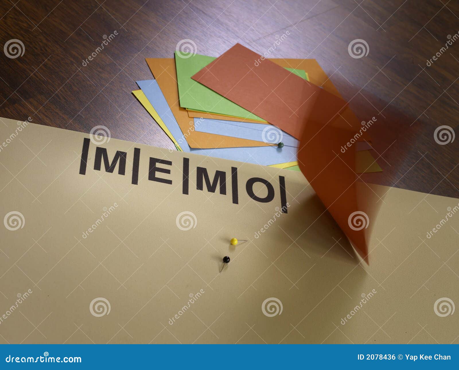 Memo Board Picture. Image: 2078436