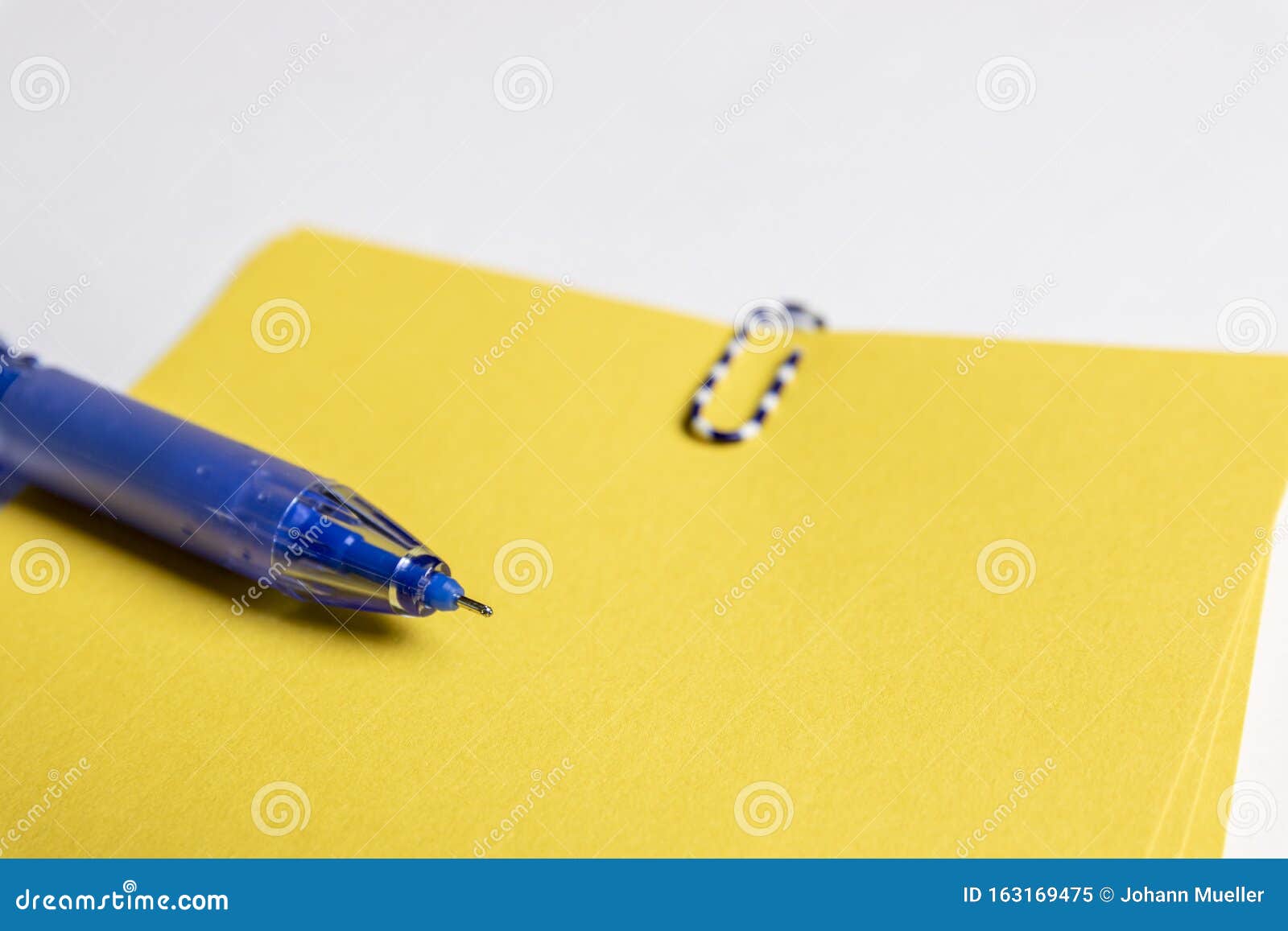 Memo notes with paper clip stock image. Image of isolated - 163169475