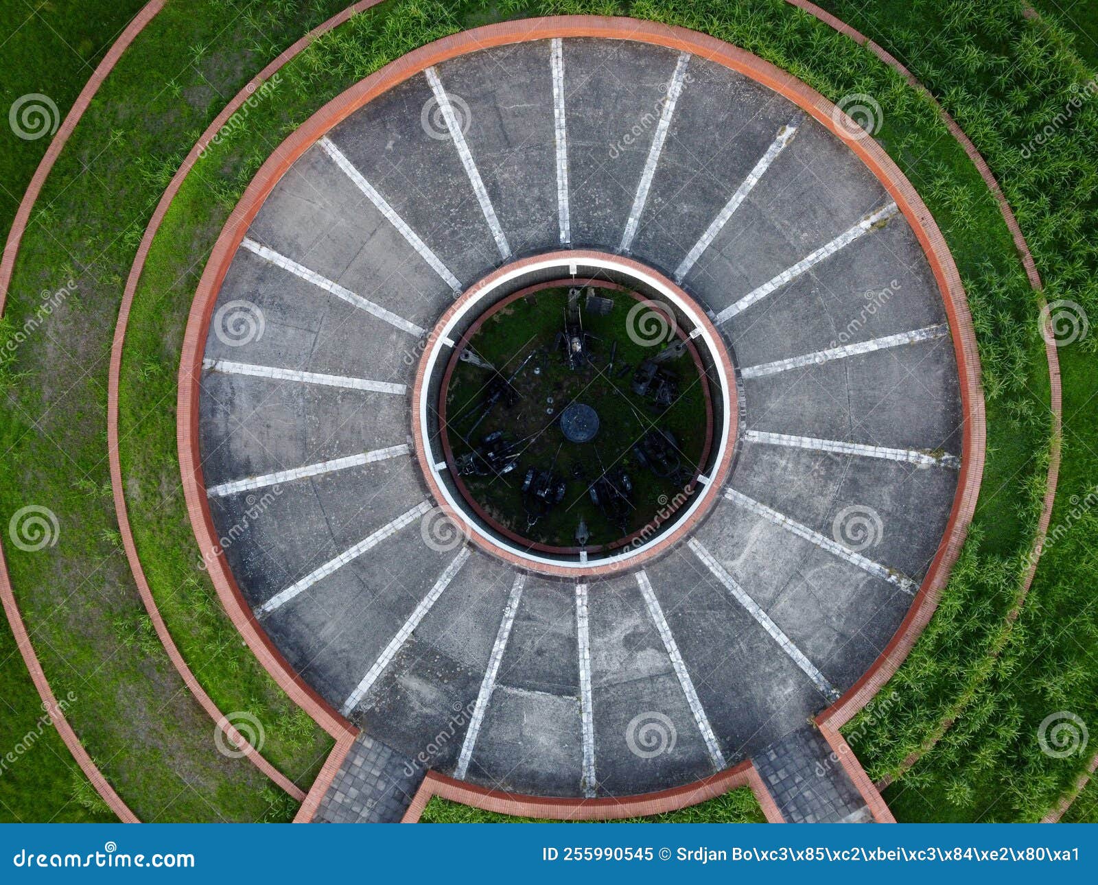 Museum Srem front editorial image. Image of games, glass - 255990545