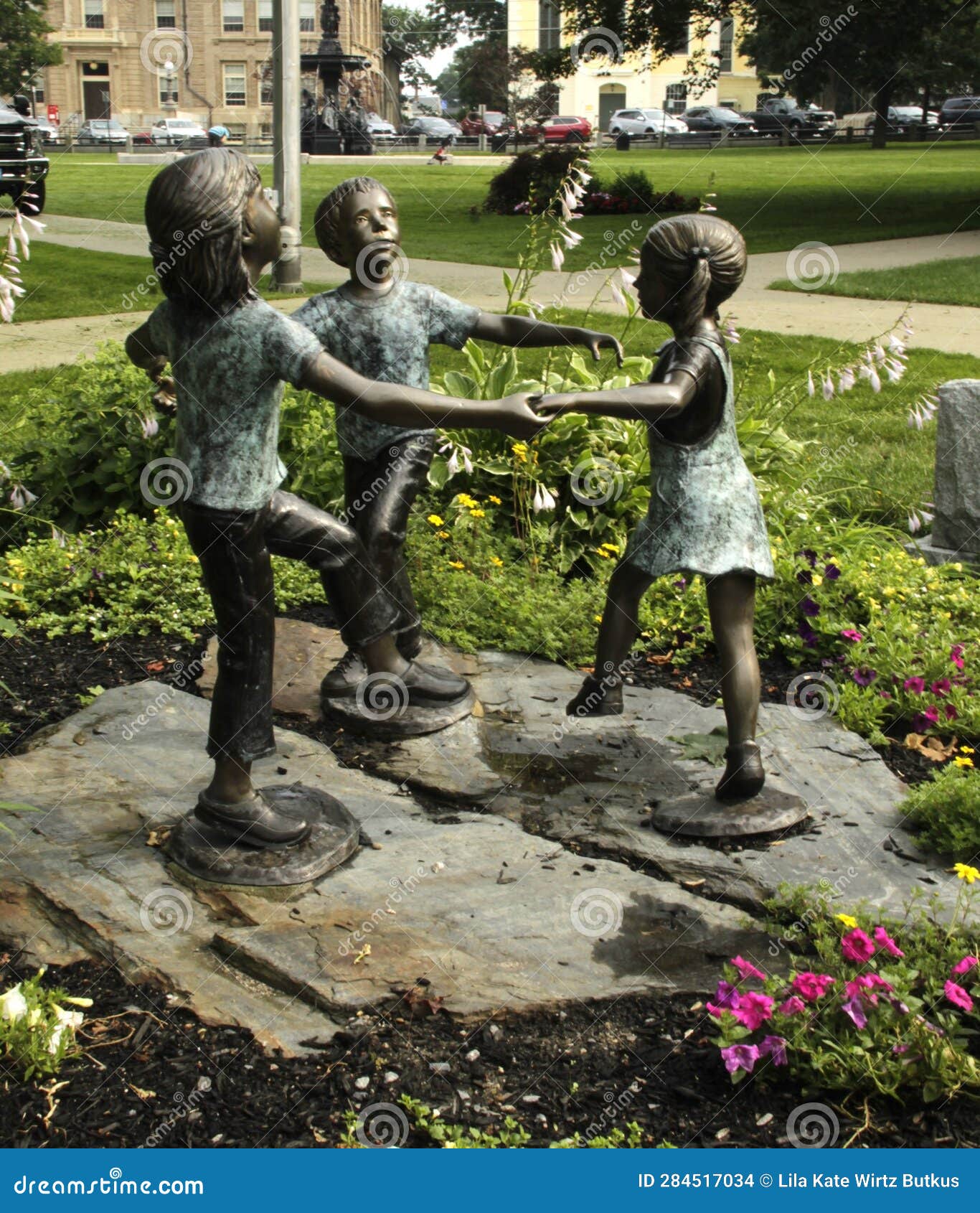 Statue of 3 Children Playing in the Garden Park Clinton Ma Central Park ...