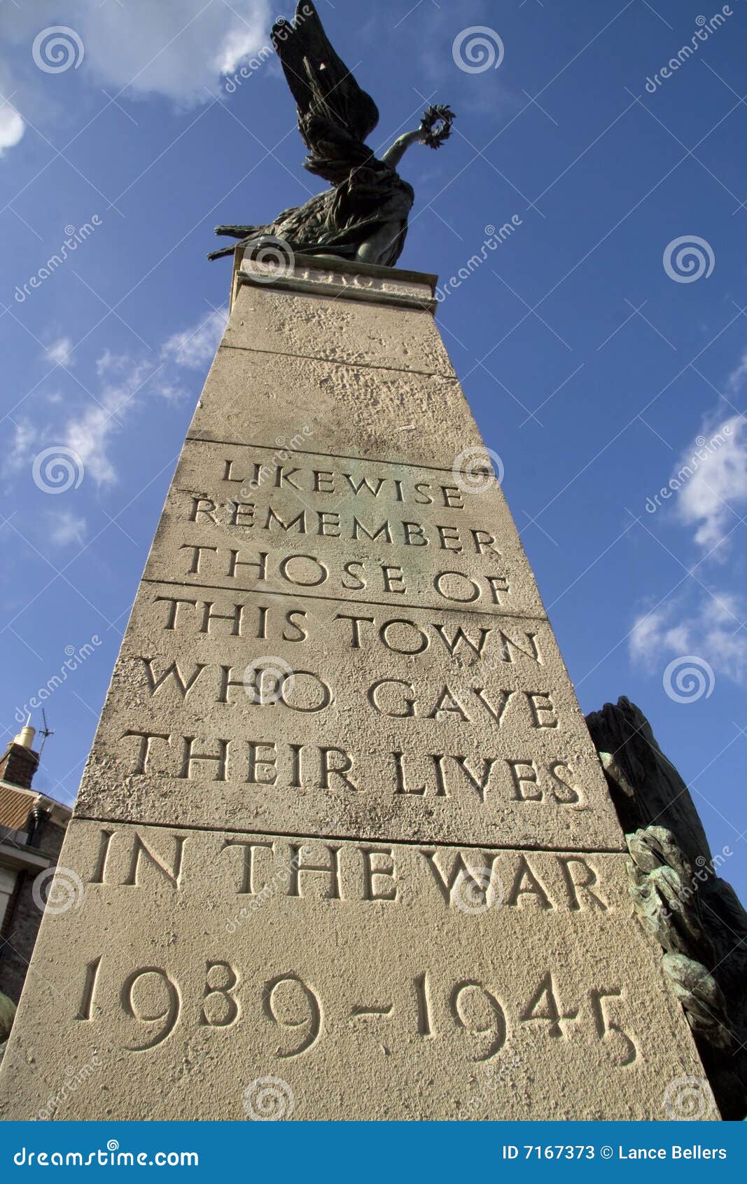 Memory to the war dead stock image. Image of sacrifice - 7167373