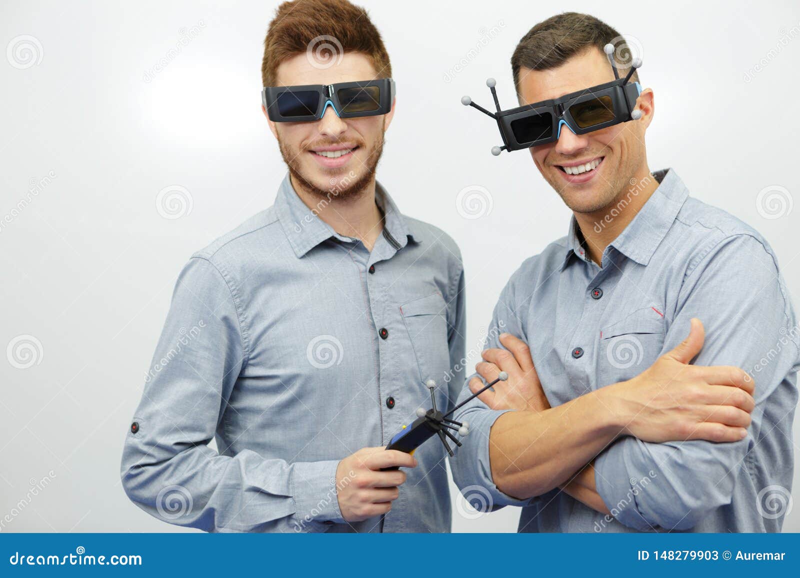 Men in Glasses Virtual Reality Plays Stock Image - Image of eyewear ...