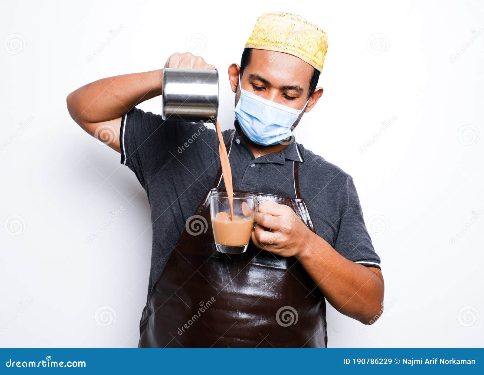 Men making teh tarik stock image. Image of person, finger - 190786229