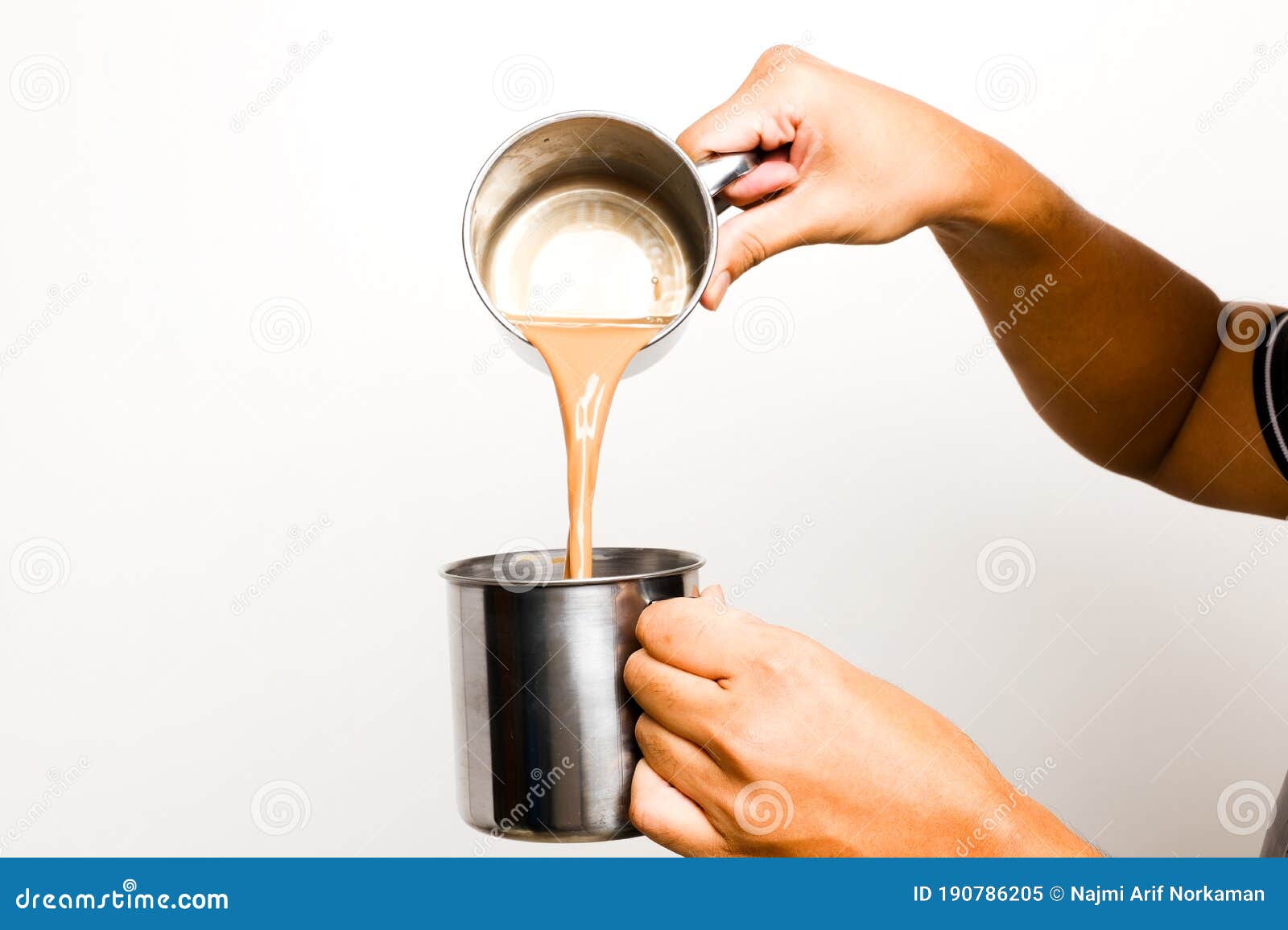 Men making teh tarik stock image. Image of hand, brand - 190786205