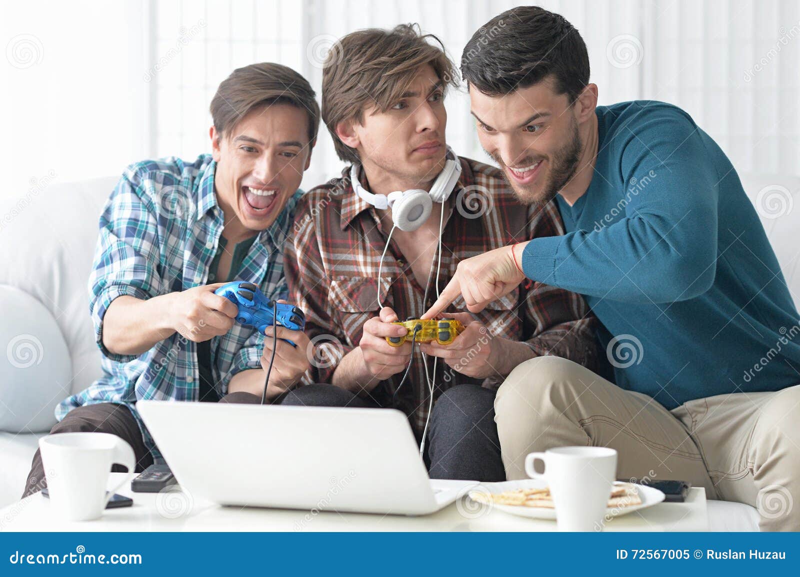 Men playing computer games stock image. Image of adult - 72567005