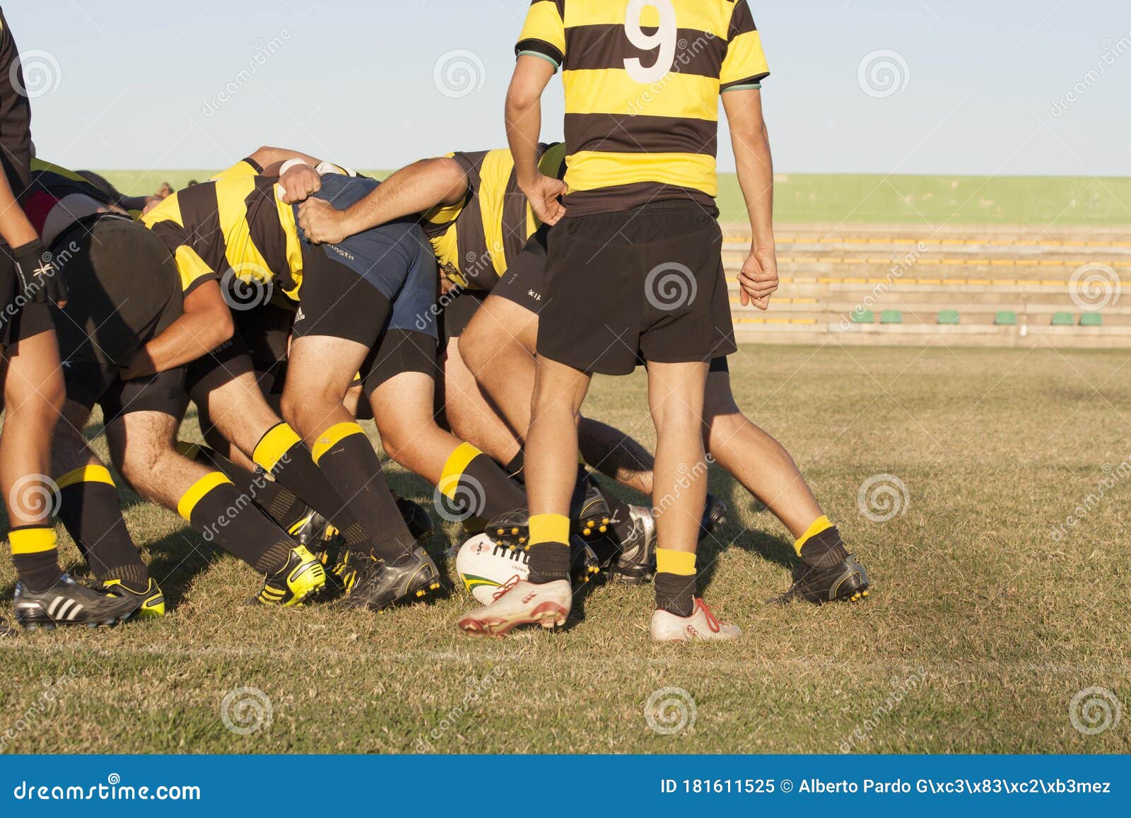 Men playing rugby editorial image. Image of adult, game - 181611525