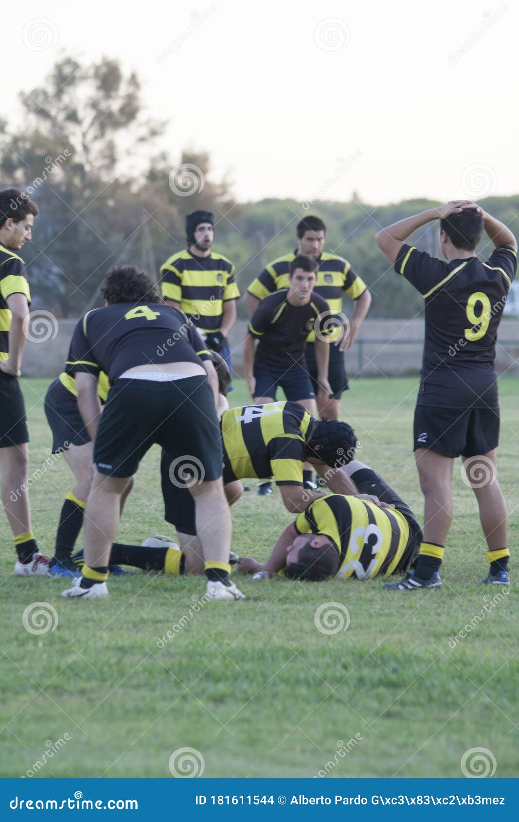 Men playing rugby editorial stock image. Image of determined - 181611544