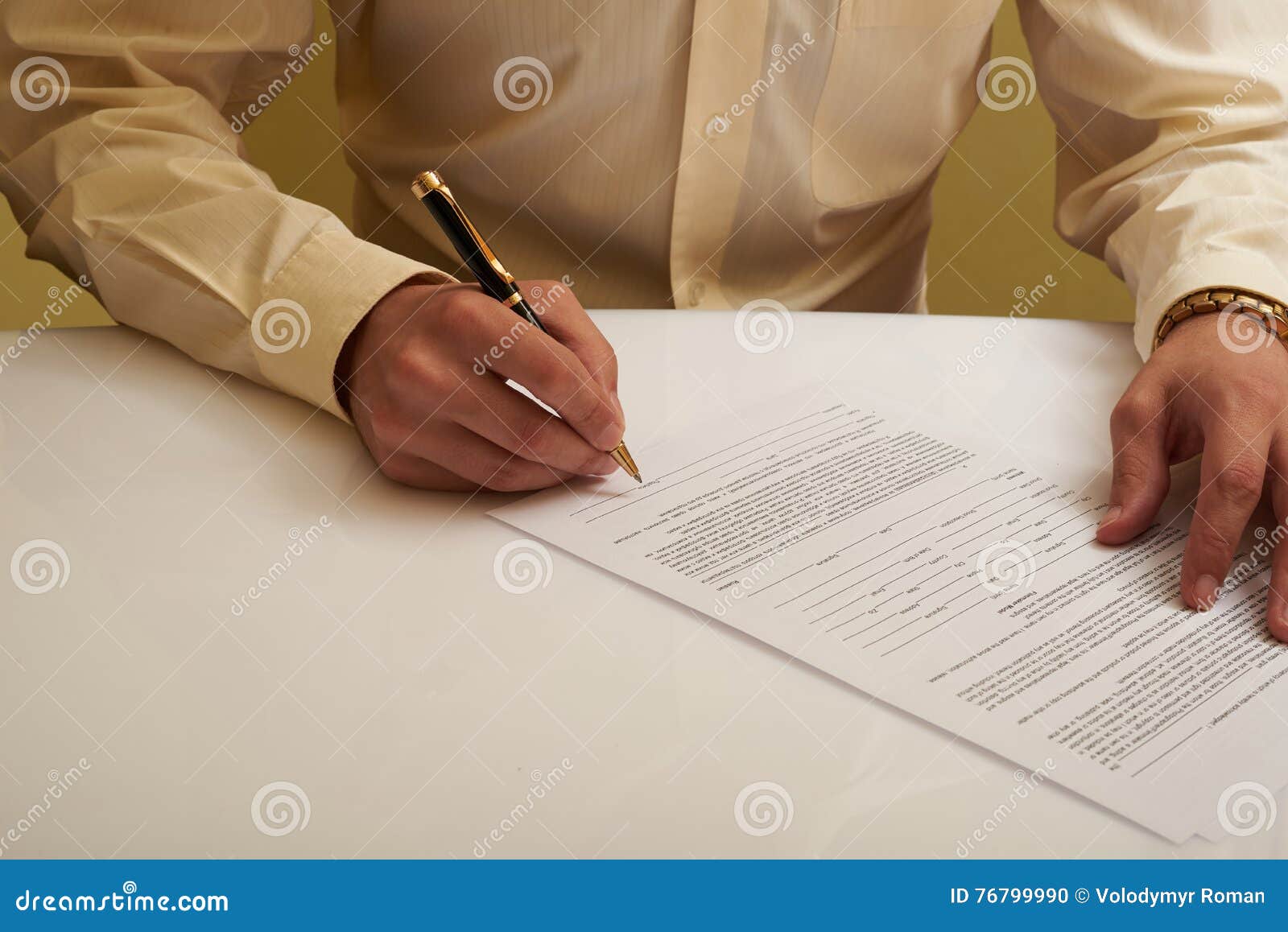 Men Signs a Contract Business Stock Photo - Image of paper ...