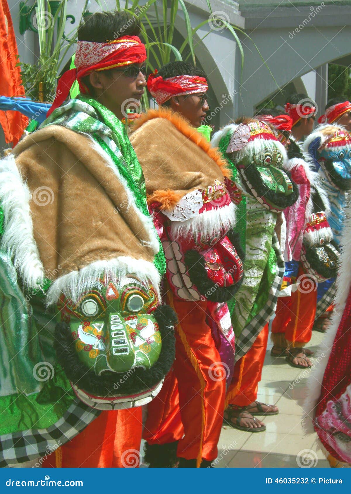 Men in Traditional Indonesian Costumes Editorial Photography - Image of ...