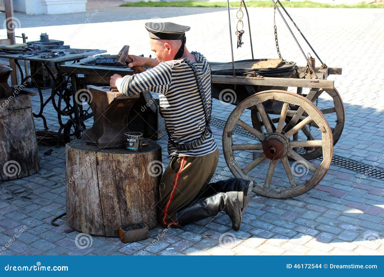 Men work editorial stock image. Image of russia, stone - 46172544