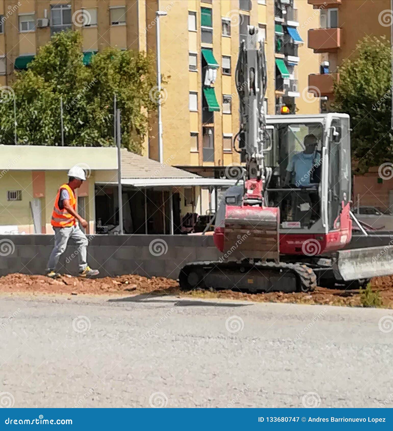 Men working on the road editorial photography. Image of working - 133680747