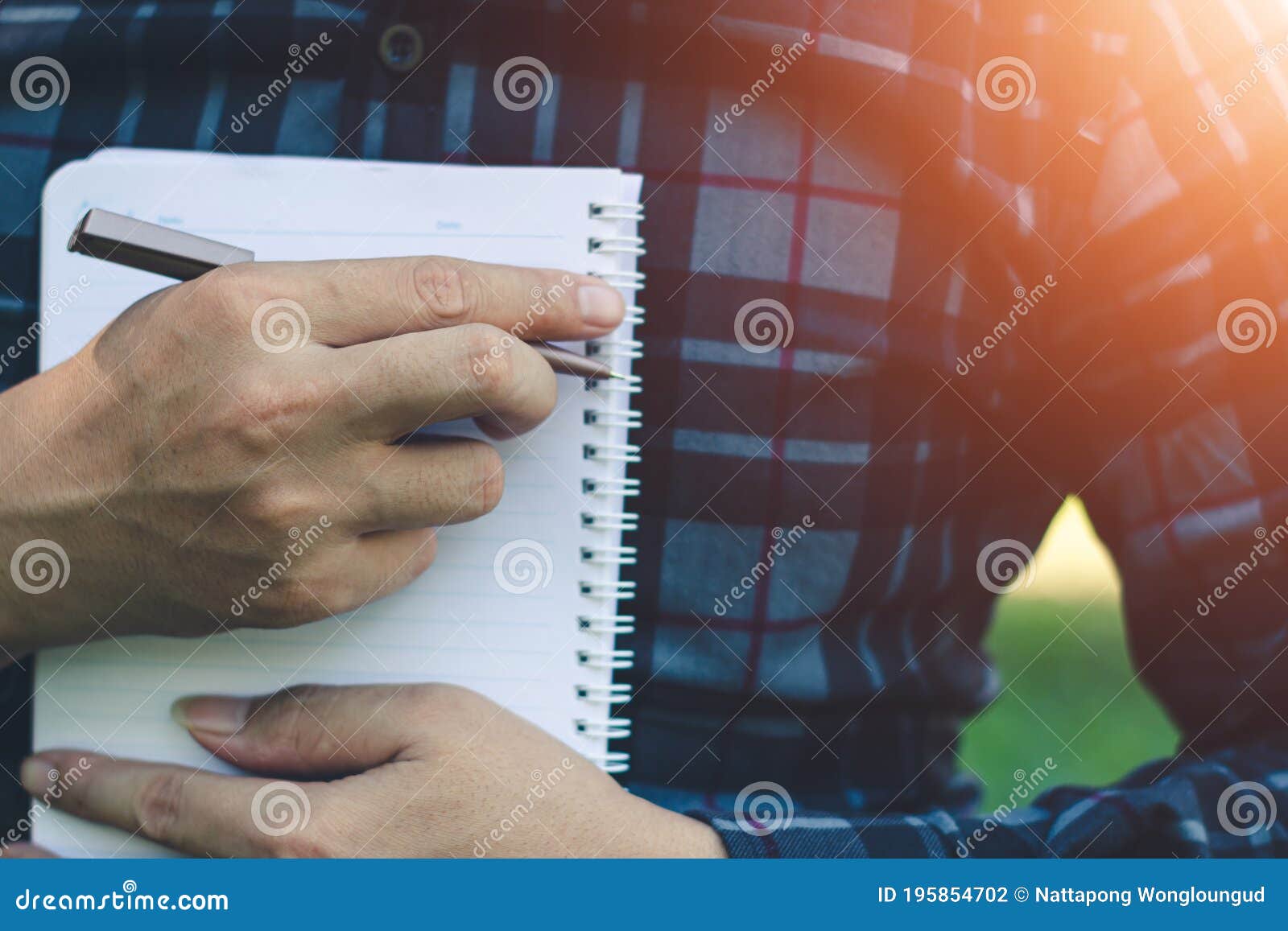 Men Write a Note on the Paper Record Stock Photo - Image of green ...