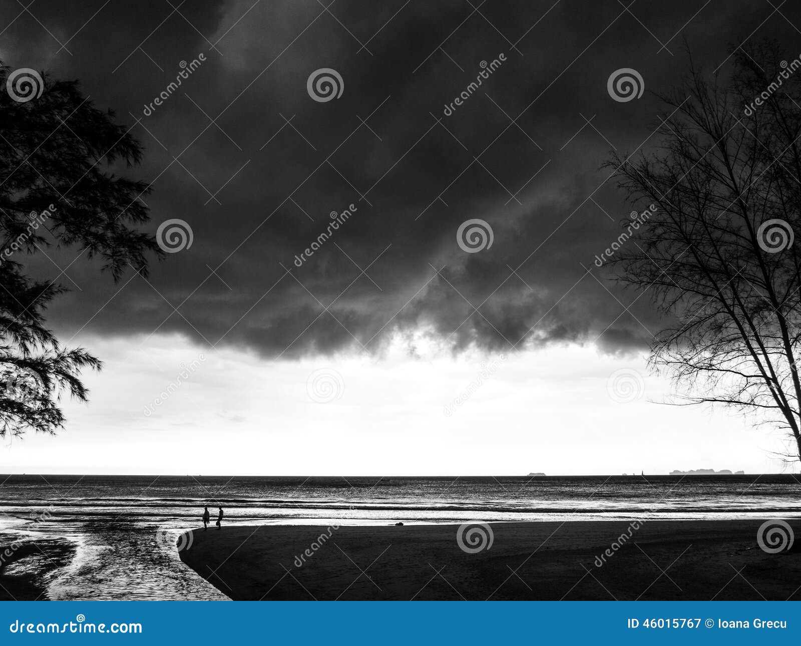 Menacing Storm Clouds Gathering Over Beach Stock Image - Image of ...