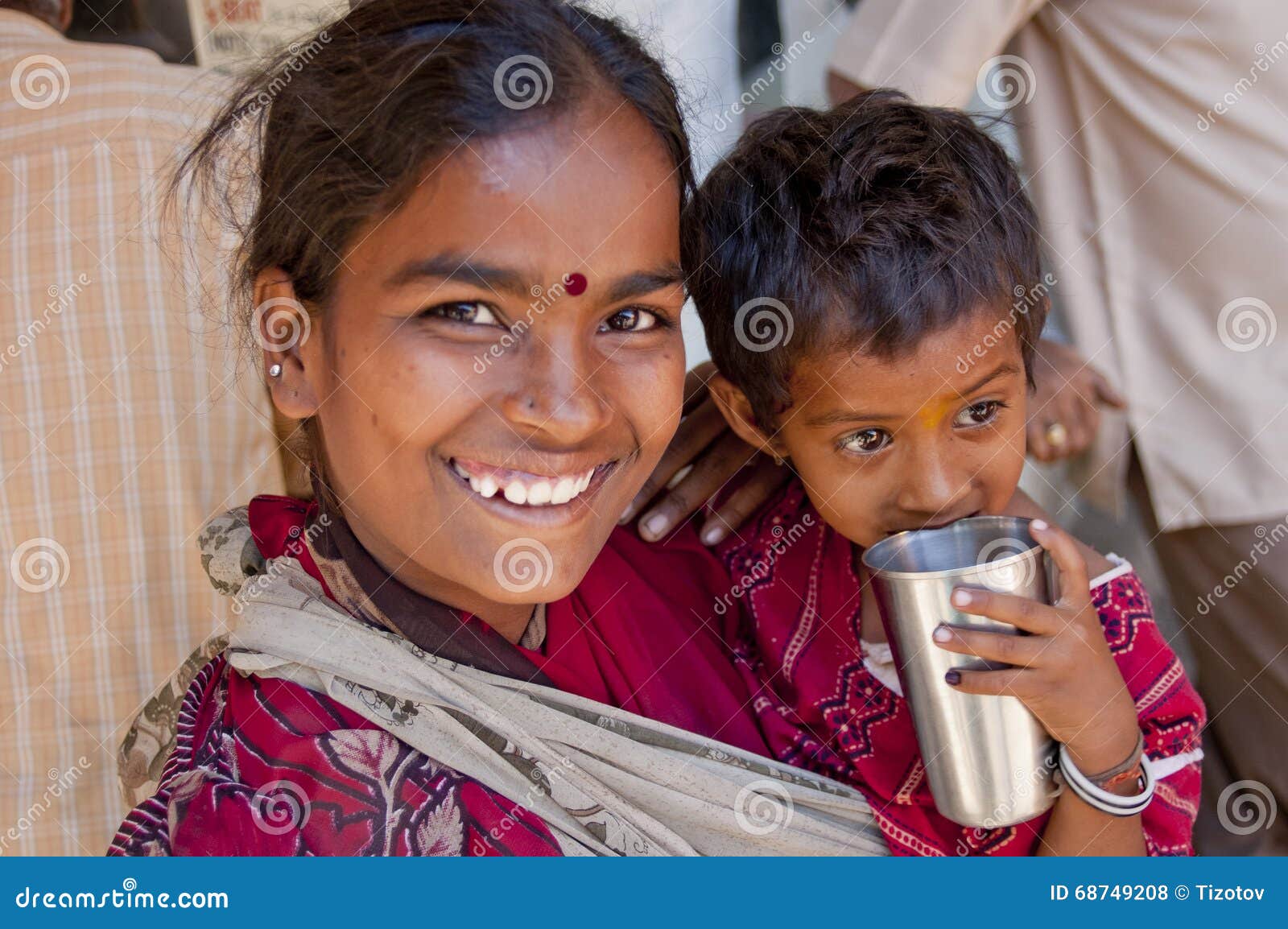 Mendiant photo stock éditorial. Image du sourire, enfant - 68749208