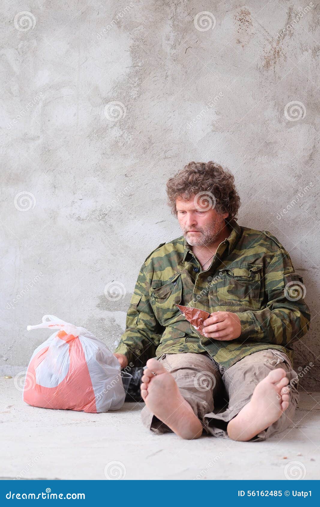 Mendigo imagen de archivo. Imagen de apego, mendigo, pobreza - 56162485