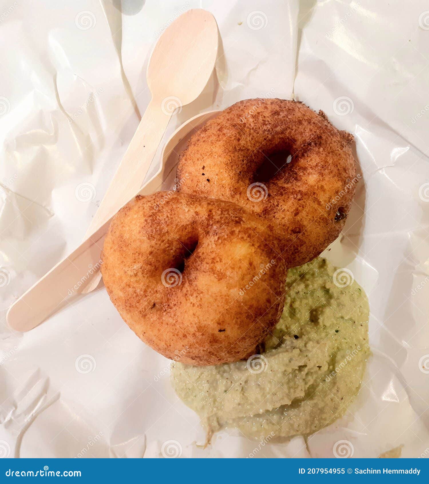 The Mendu WADA with Chutney Stock Image - Image of wada, chutney: 207954955