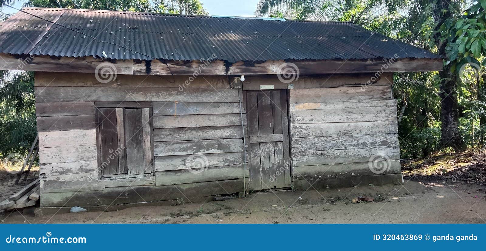 Menea Rundown House in the Countryside Stock Image - Image of menea ...