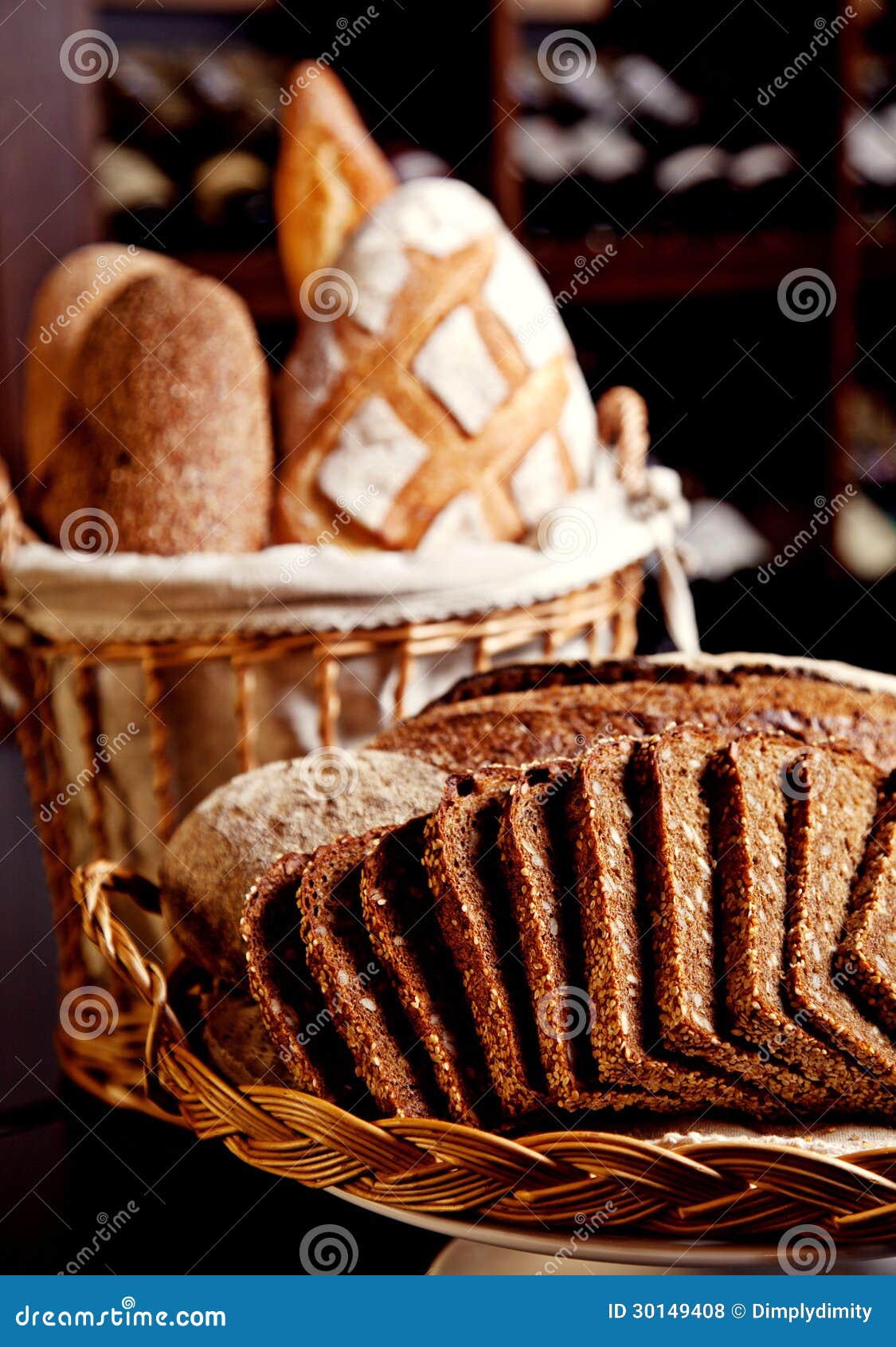 Mengeling Van Vers Brood in Mand Stock Foto - Image of brood, gebakken ...