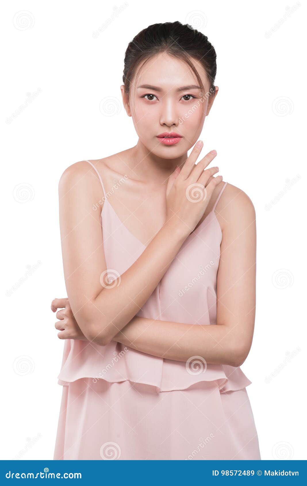 Menina Bonita Com Cabelo Escuro E As Sobrancelhas Escuras Que Tocam Na ... Menina Bonita Com Cabelo Escuro E As Sobrancelhas Escuras Que Tocam Na ...