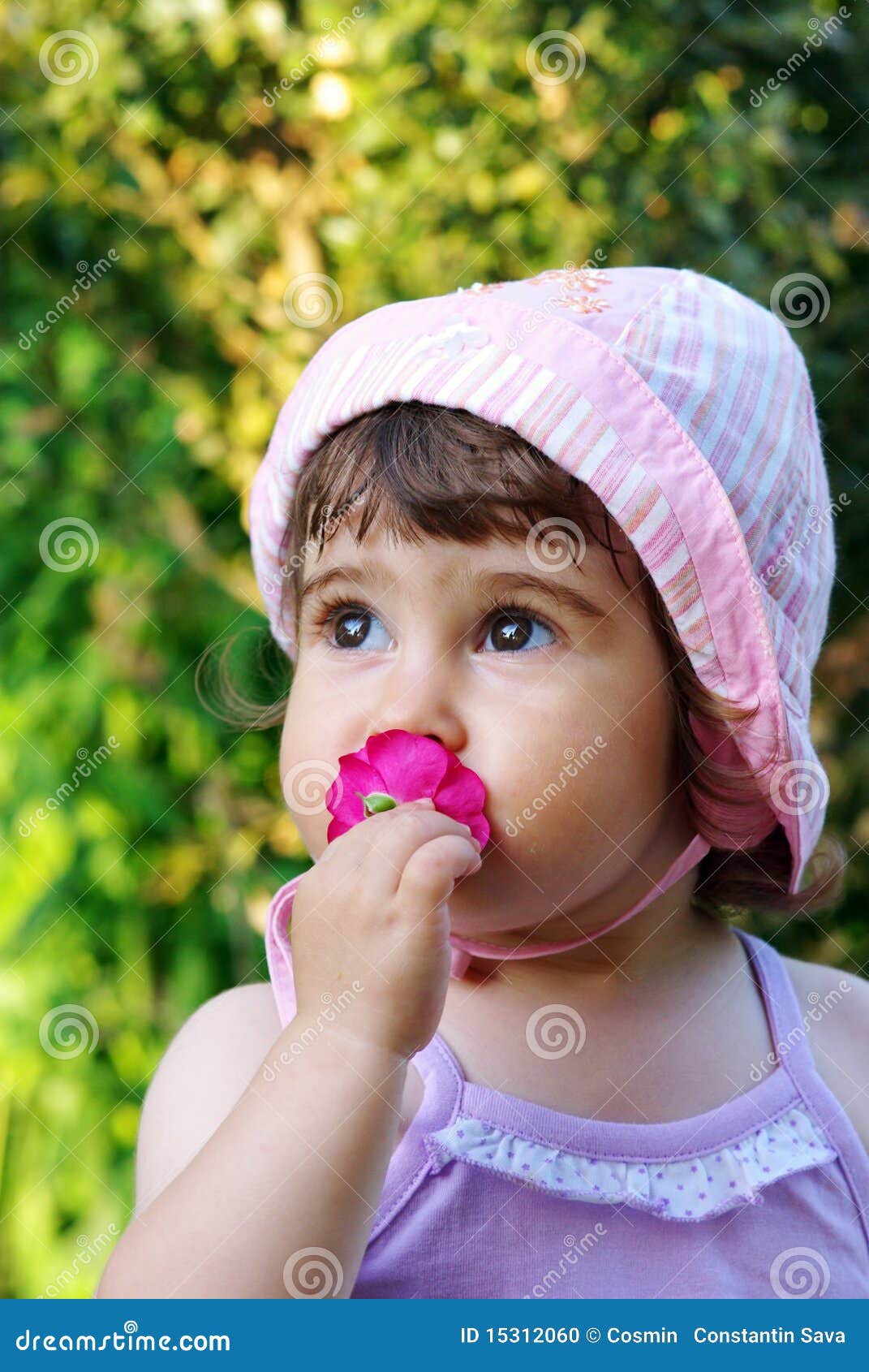 Menina com flor foto de stock. Imagem de aprecie, atraia - 15312060