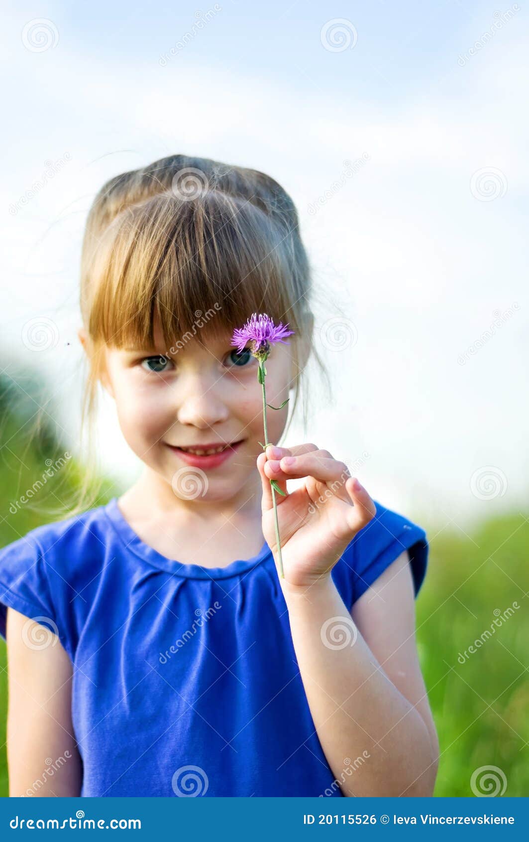 Menina com flor foto de stock. Imagem de cara, nave, humano - 20115526