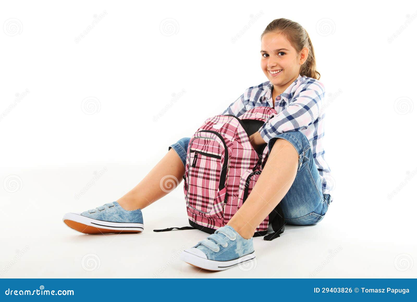 Menina com trouxa foto de stock. Imagem de sorrir, beleza - 29403826