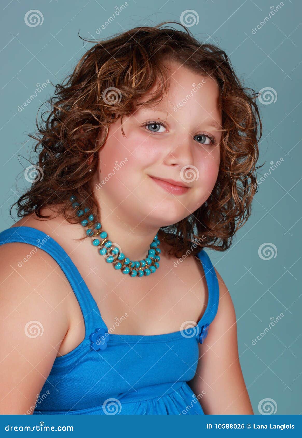 Menina do Preteen foto de stock. Imagem de prego, caucasiano - 10588026