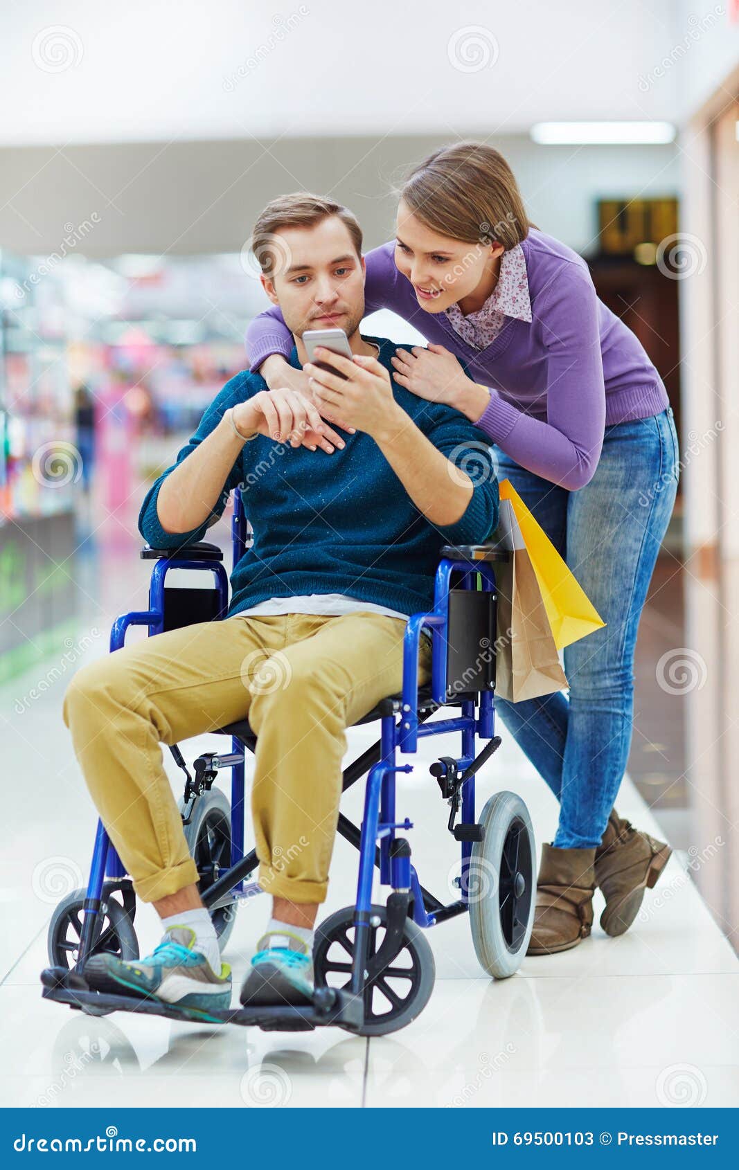 Menina E Ela Homem Deficiente Imagem de Stock - Imagem de cuidador ...