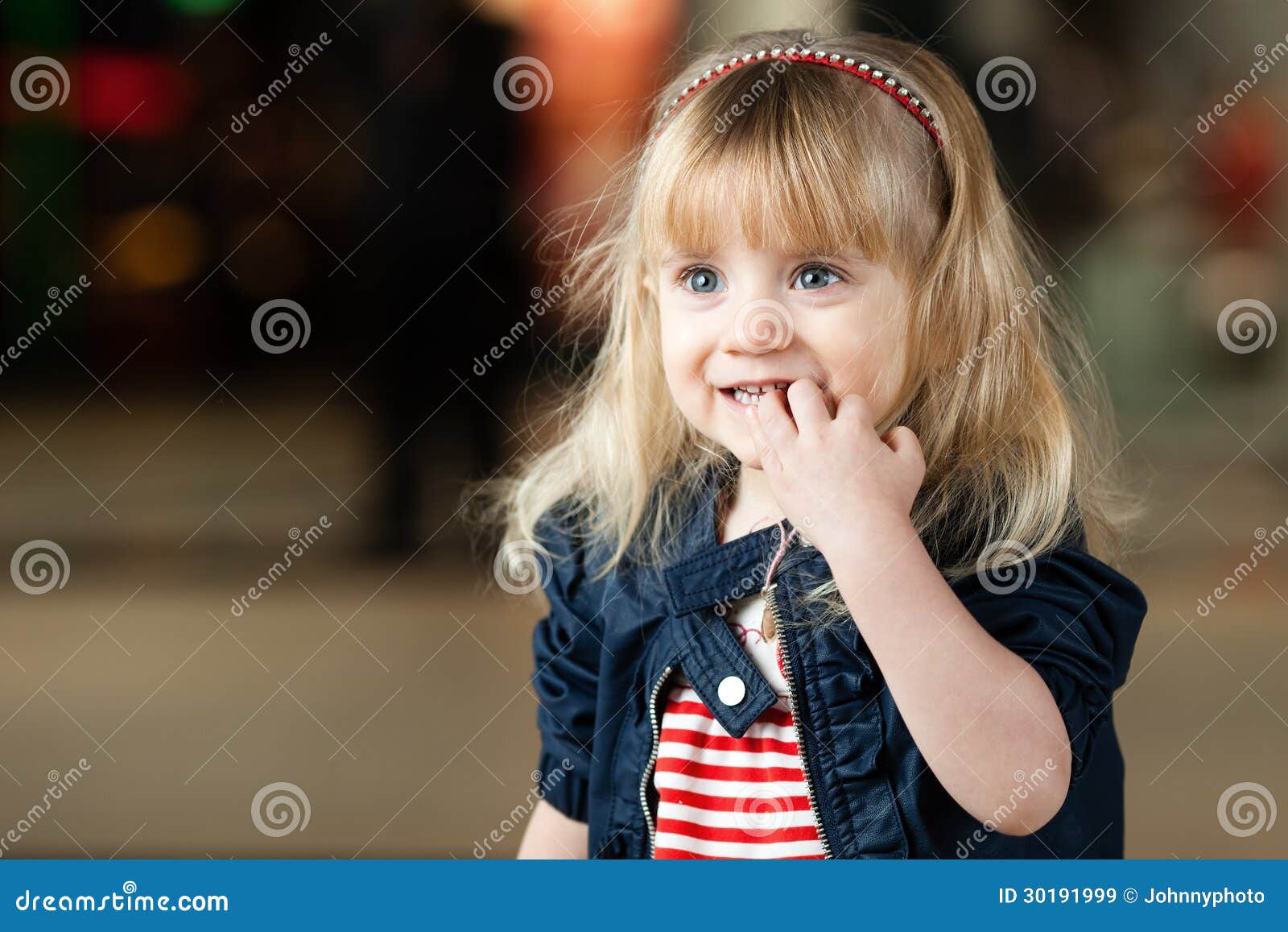 A Menina Era Muito Excited Quando Suas Imagens. Imagem de Stock ...
