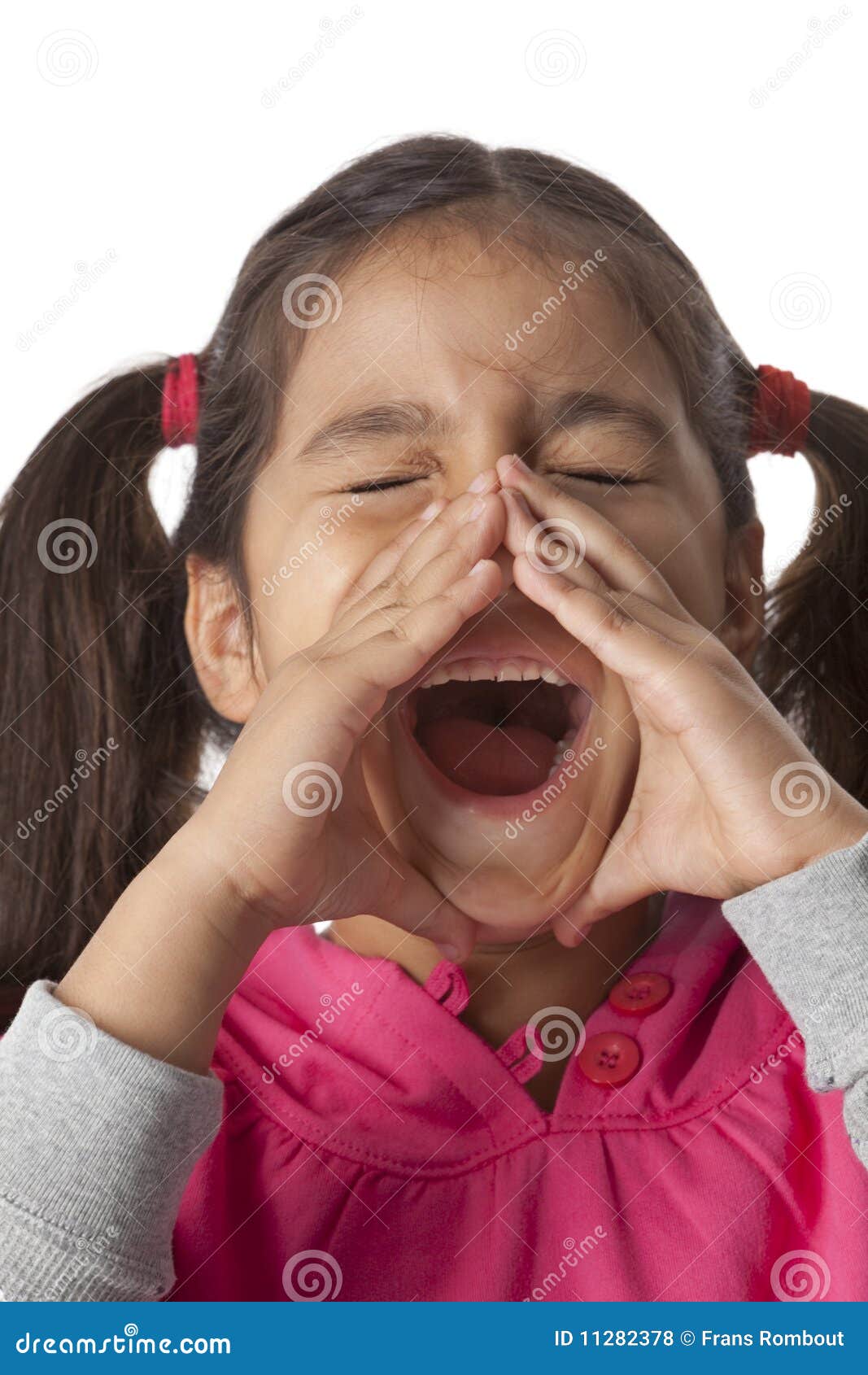 A Menina Está Gritando Com Seus Dedos Ao Redor Foto De Stock Imagem De Around Branco 11282378