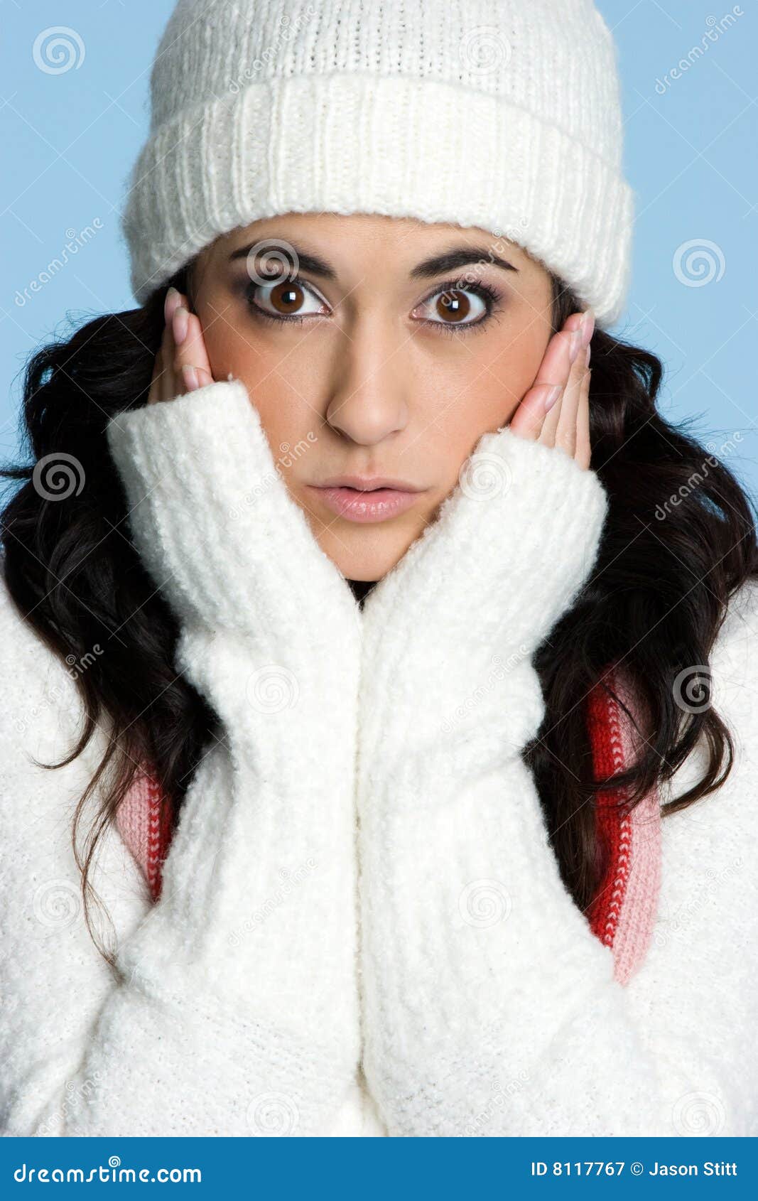 Menina fria imagem de stock. Imagem de frio, inverno, retrato - 8117767