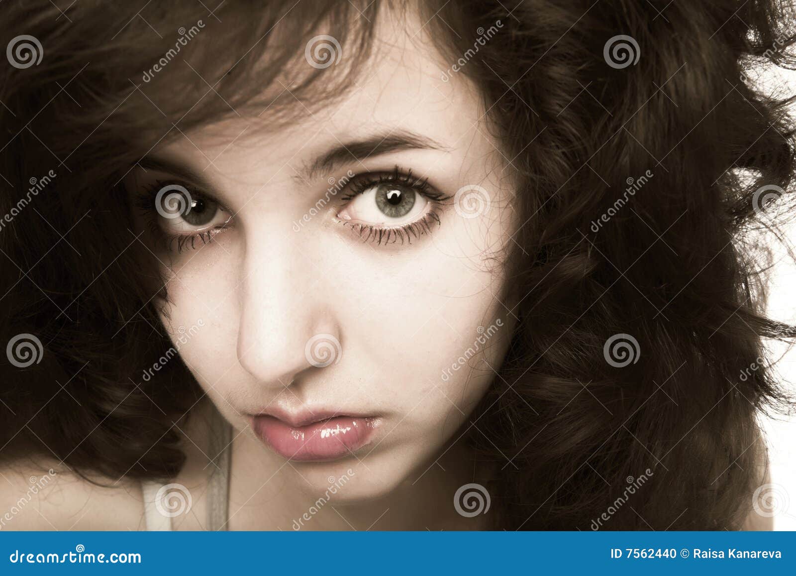 Menina ofendida foto de stock. Imagem de testa, insatisfeito - 7562440