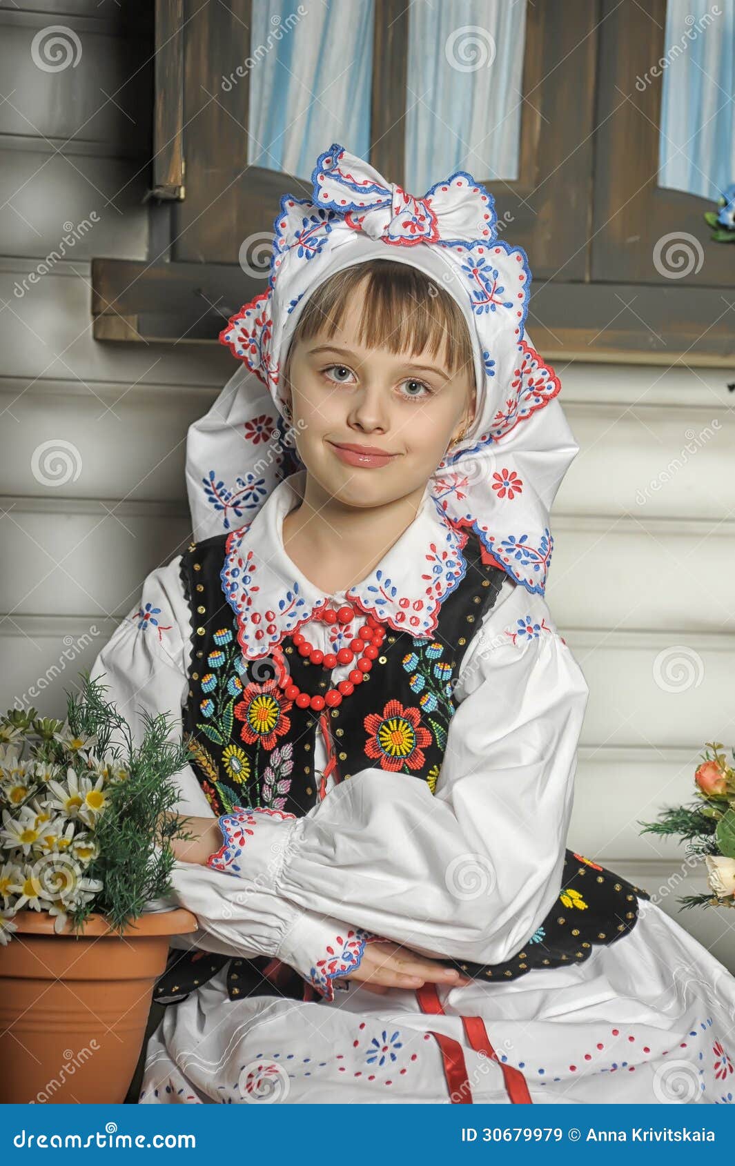 Menina Polonesa No Traje Nacional Imagem de Stock - Imagem de ...