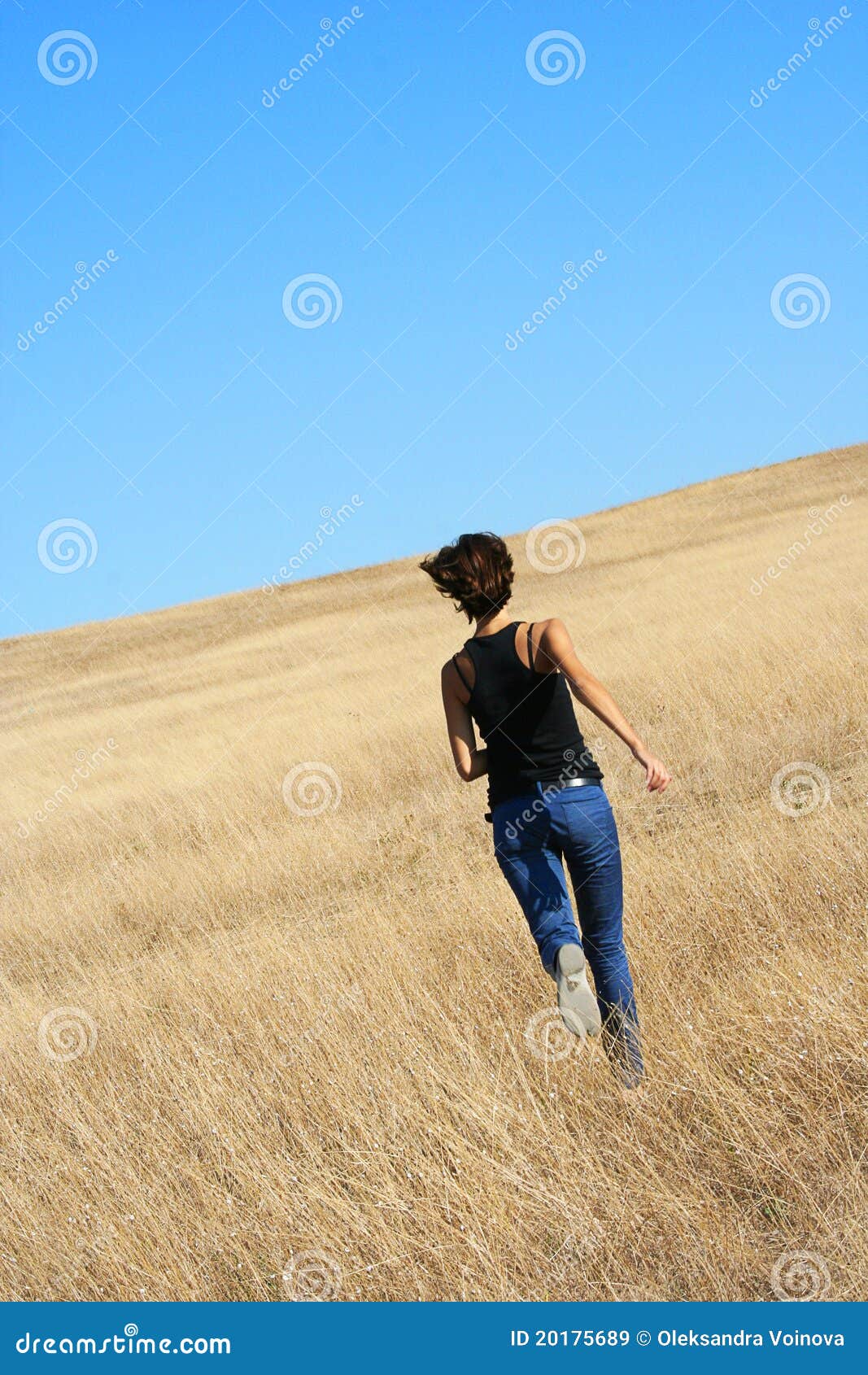 Menina Que Funciona Afastado Imagem de Stock - Imagem de mulher, nave ...