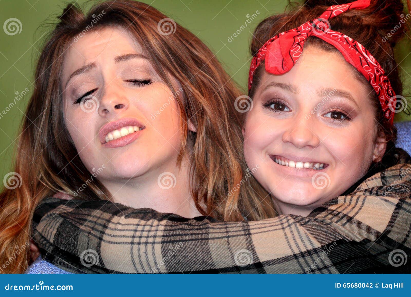 Meninas Adolescentes Parvas De BFF Foto de Stock - Imagem de amigos ...