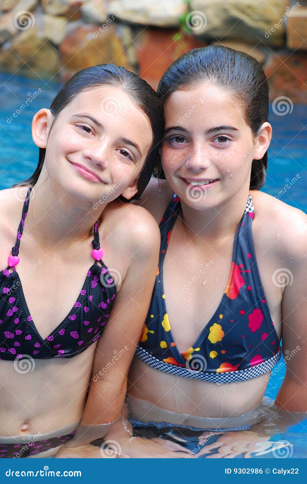 Meninas Da Piscina Foto De Stock Imagem De Famílias Meninas 9302986