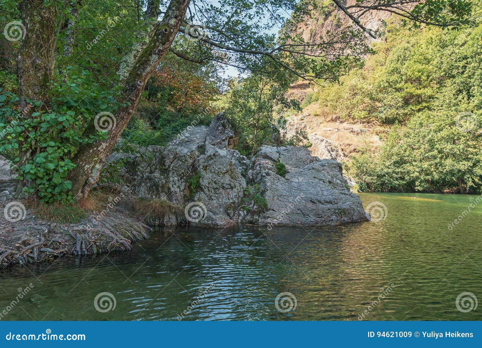 Mening Over De Mooie Rivier Ardeche Stock Afbeelding - Image of ...