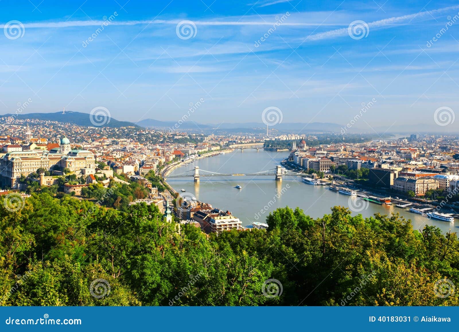 Mening Van Boedapest En De Rivier Van Donau Stock Afbeelding - Image of ...