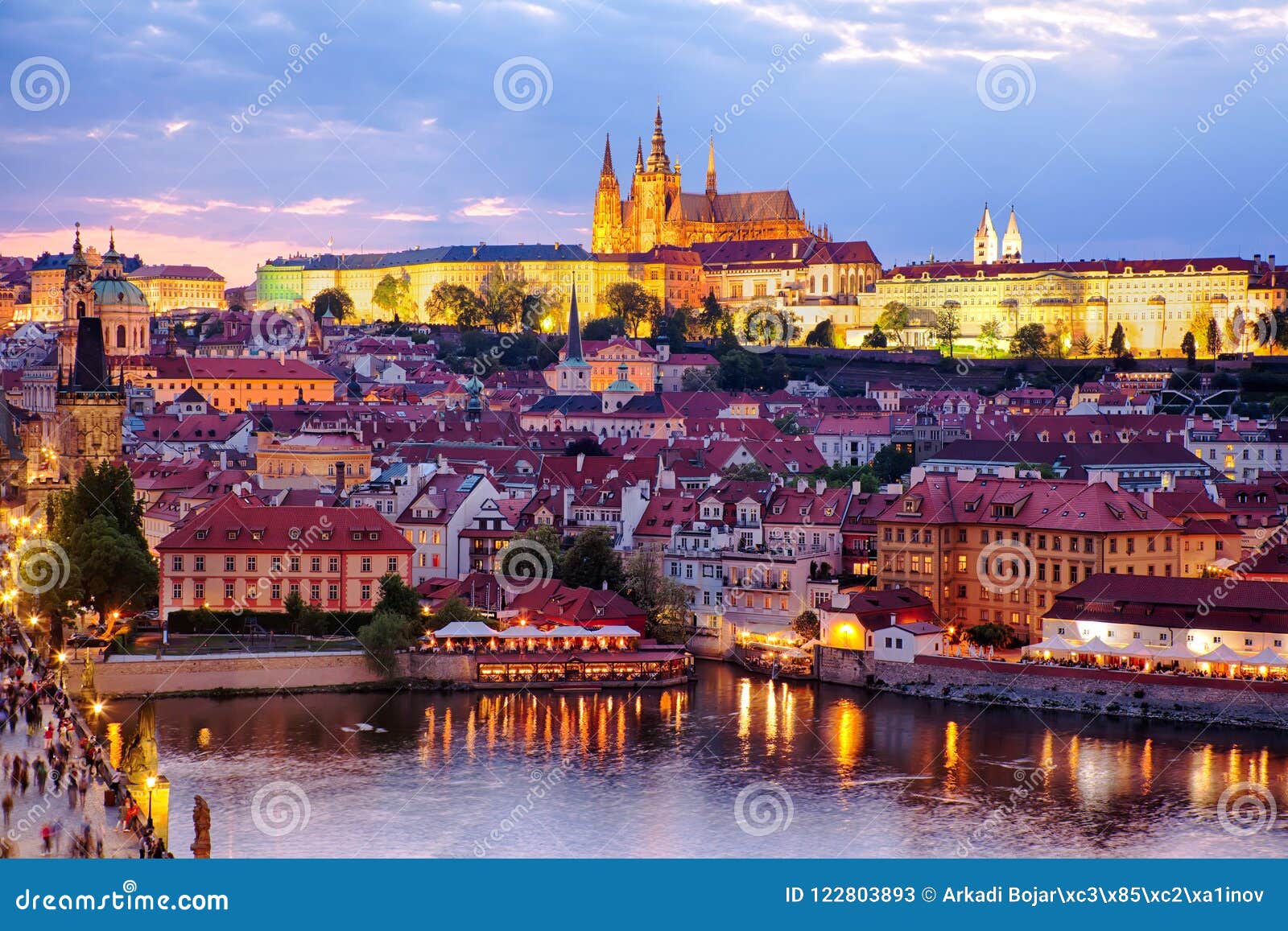 Mening Van Het Kasteel Van Praag En Oude Stad Stock Afbeelding - Image ...