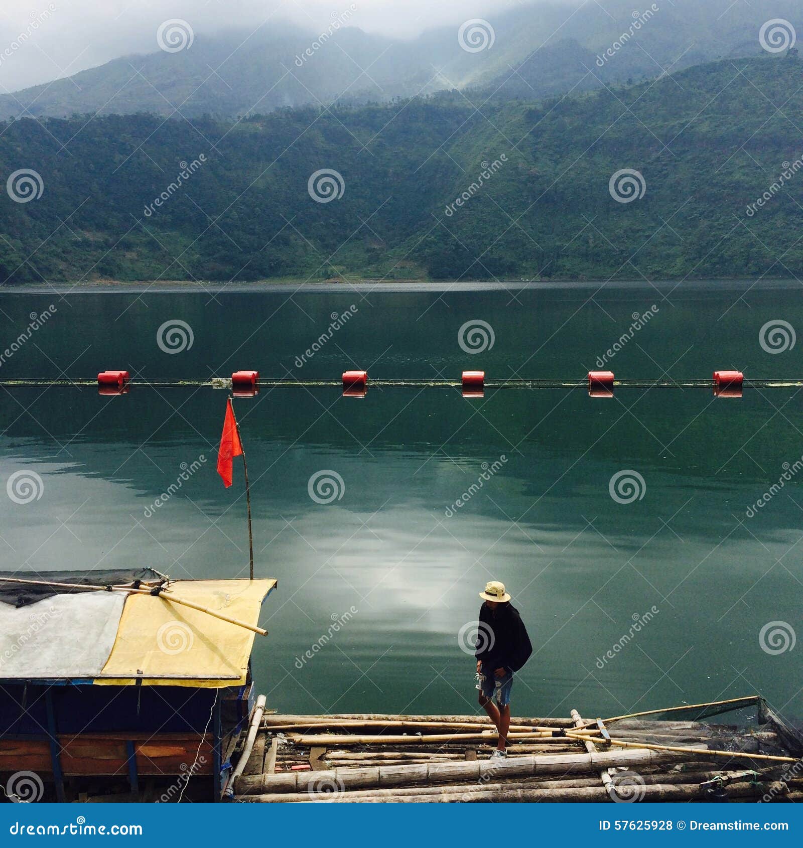Menjer de Telaga, wonosobo foto de archivo editorial. Imagen de hombre ...