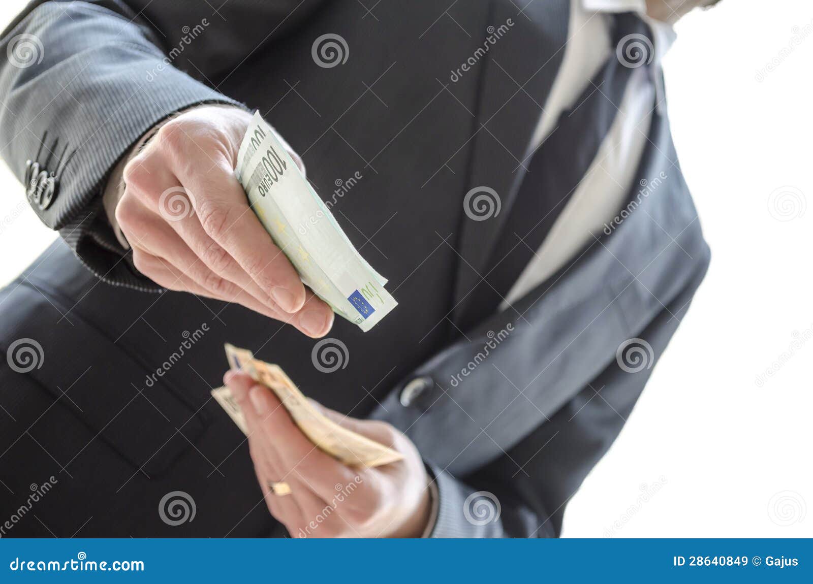 Mens die geld geven stock afbeelding. Image of document - 28640849