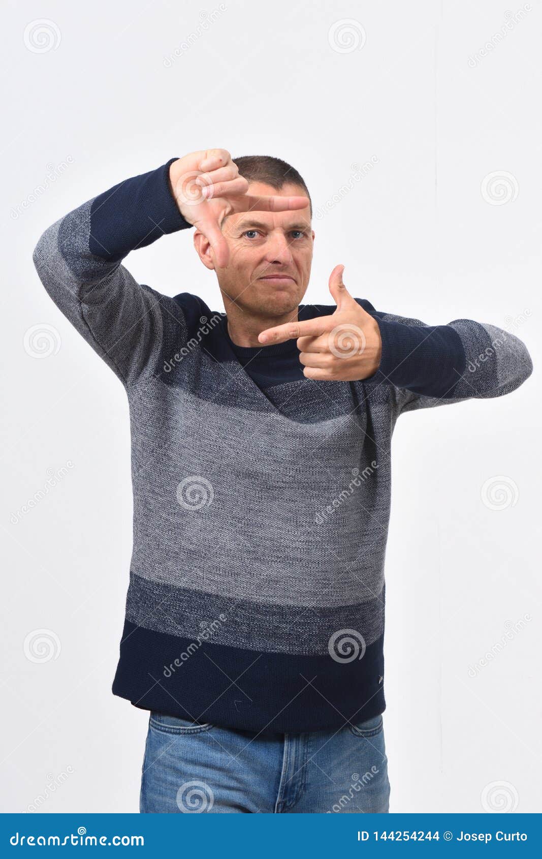 Mens Die Het Gebaar Van Kader Maken Stock Foto - Image of uitziend ...