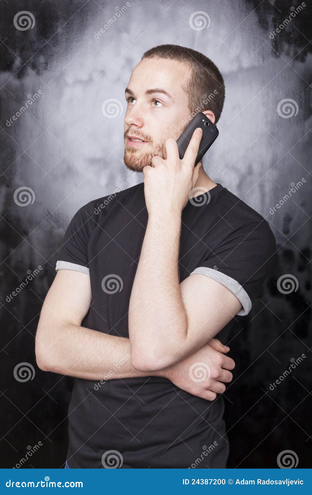 Mens Die Met Smartphone Iemand Roept Stock Foto - Image of technologie ...