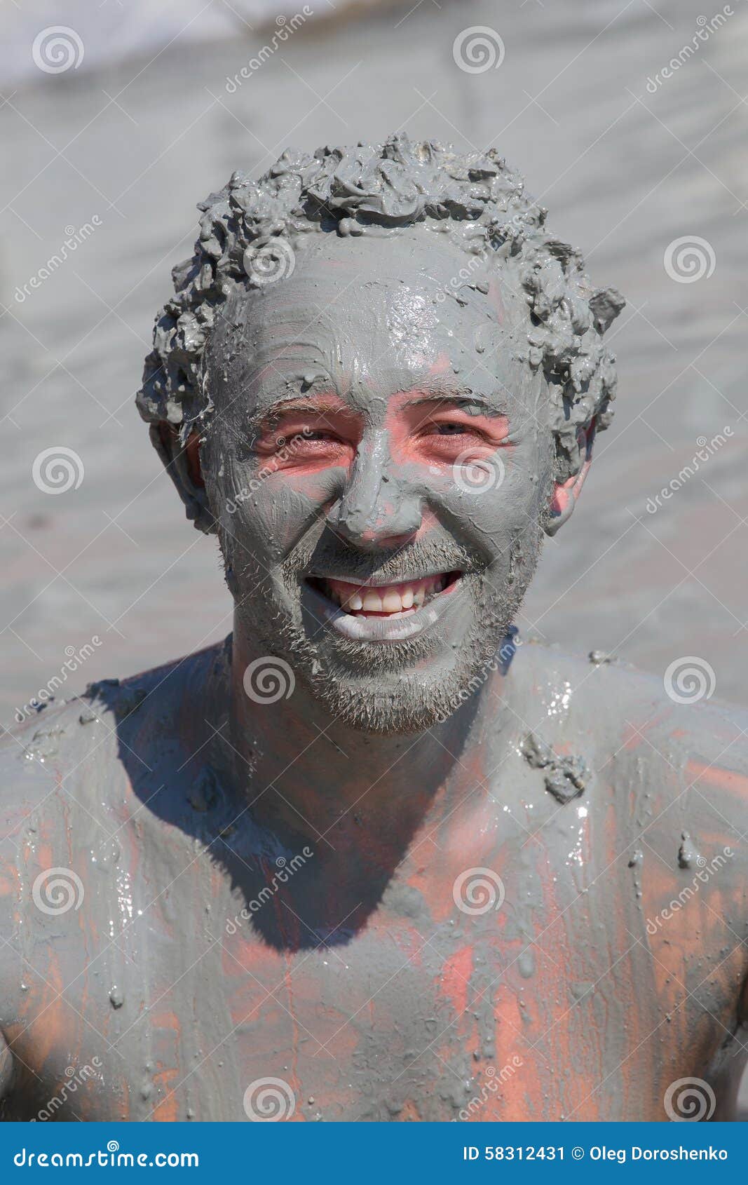 Mens in Grijs Modderbad Dalyan, Turkije Stock Afbeelding - Image of ...