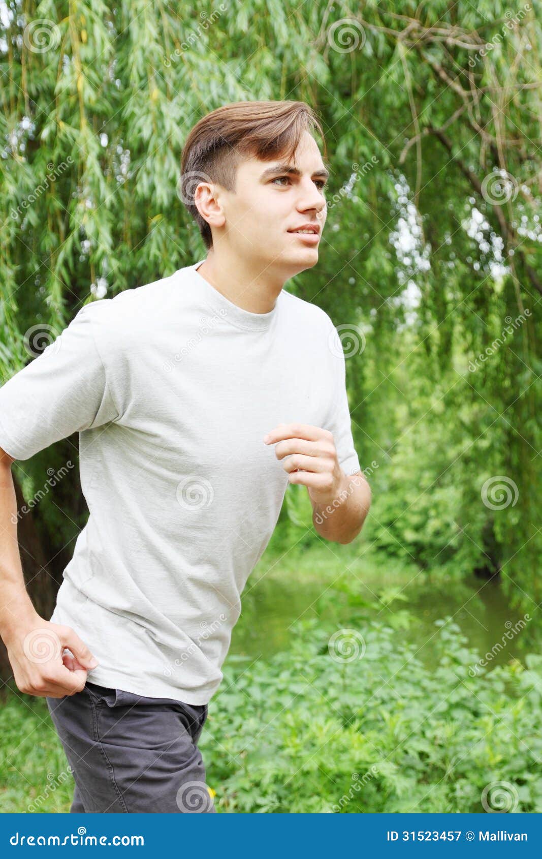 Mens het lopen stock afbeelding. Image of mannetje, gezondheid - 31523457