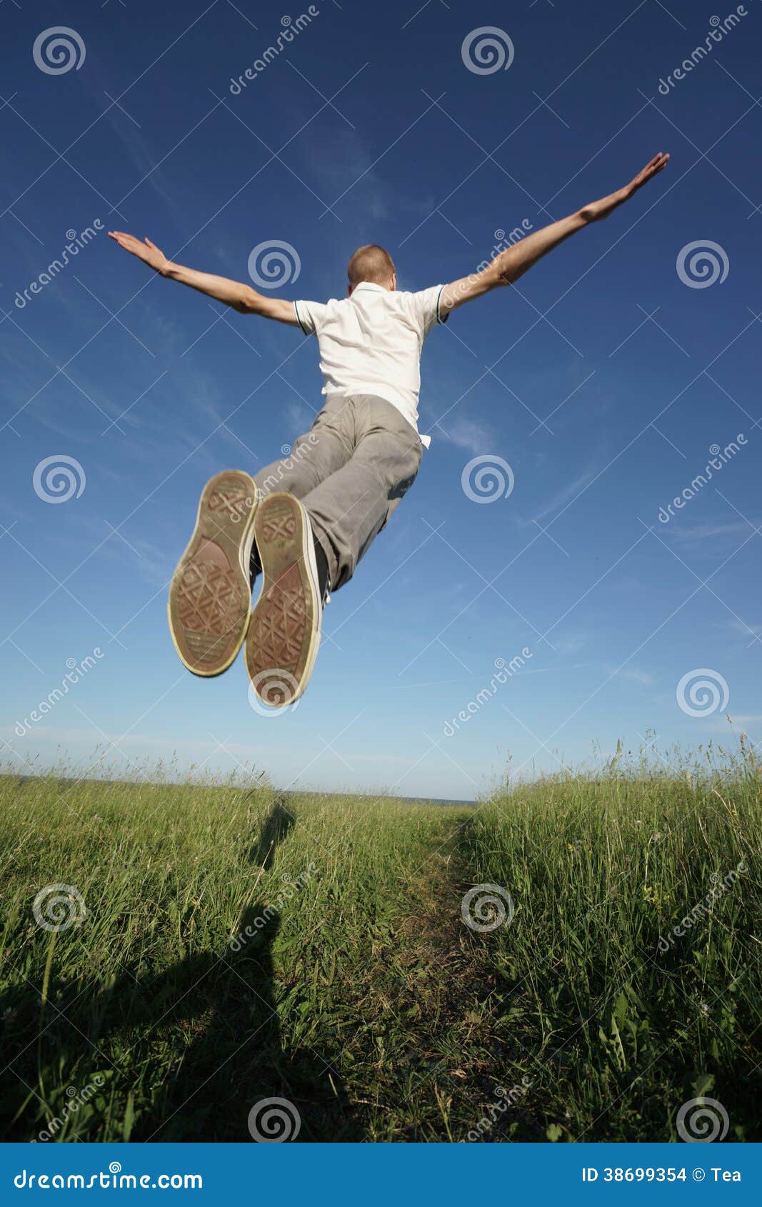 Mens het springen stock foto. Image of vlieg, vrijheid - 38699354