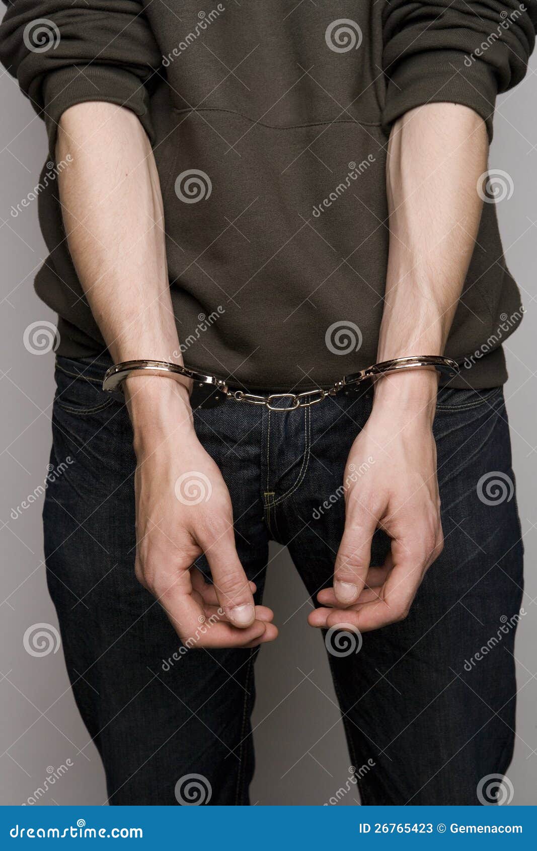 Mens met Handcuffs stock afbeelding. Image of één, arrestatie - 26765423