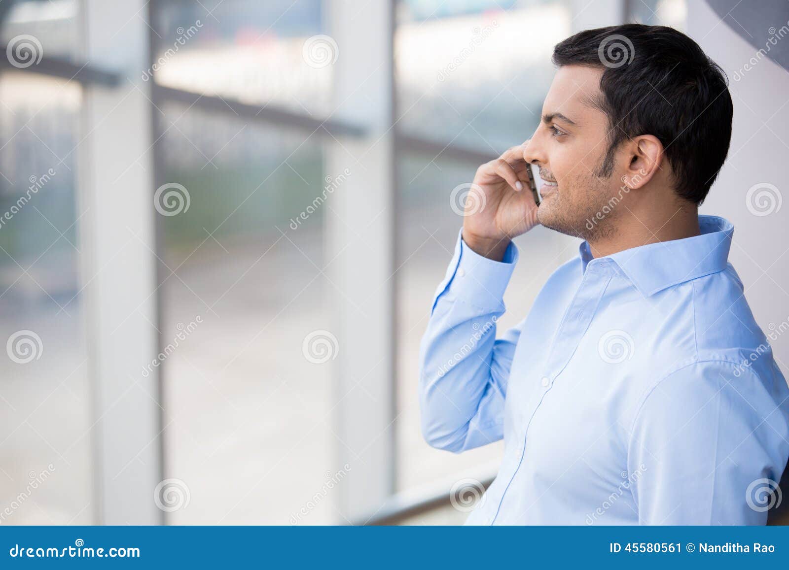 Mens op Telefoongesprek stock afbeelding. Image of conferentie - 45580561
