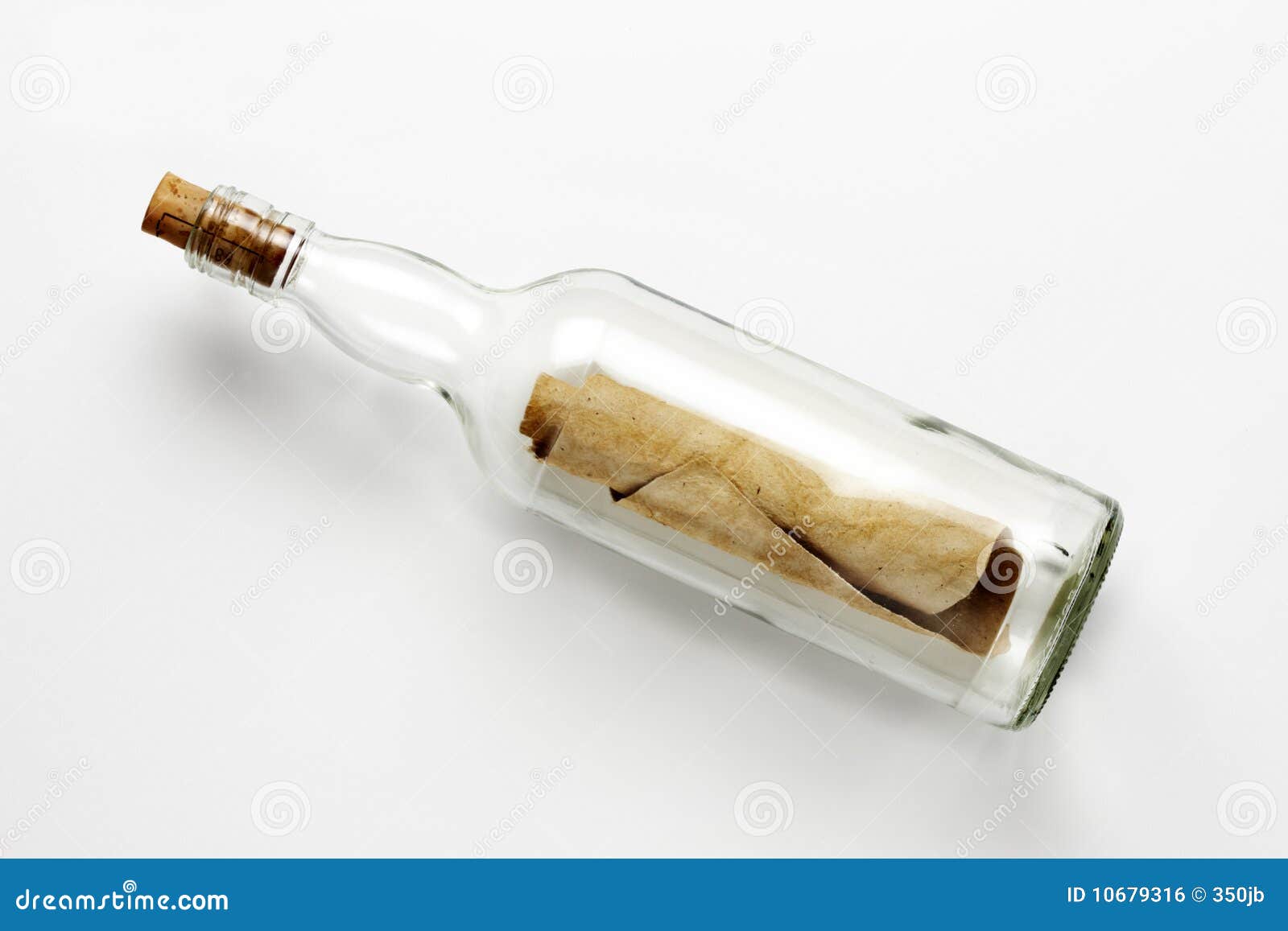 Mensaje en una botella foto de archivo. Imagen de fondo - 10679316