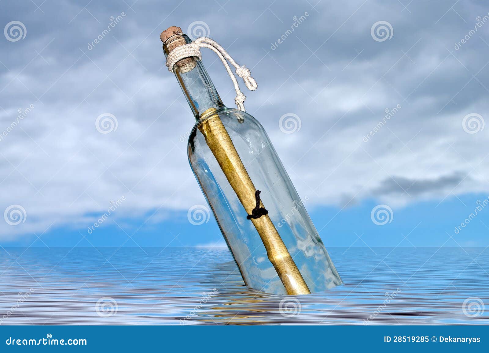 Mensaje en una botella imagen de archivo. Imagen de mensaje - 28519285